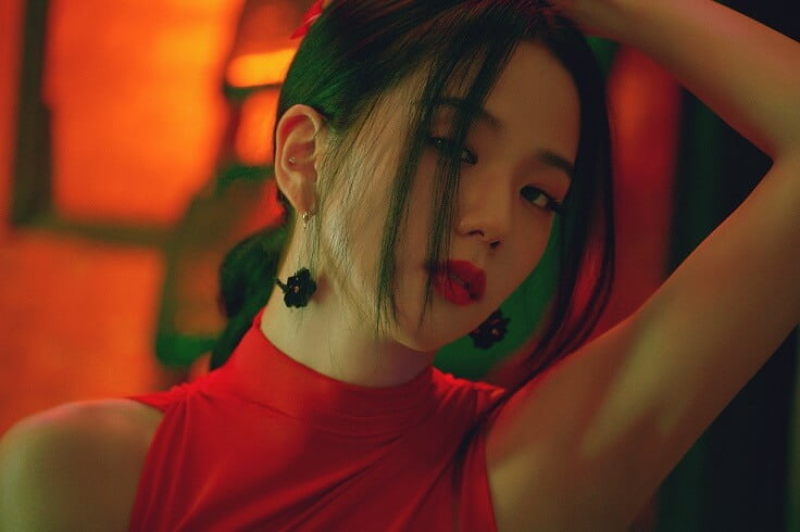 BLACKPINK's Jisoo is the prettiest 'Flower' of all in solo debut MV | KNEWS